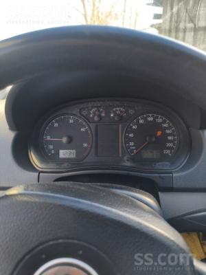 Zaļš Volkswagen Polo 2004 Rīga, ar dzinēja tilpumu 1.90 L un nobraukumu 265 tūkst. km par 1500 €, foto 6 vietnē AUTOMOTO.COM.LV