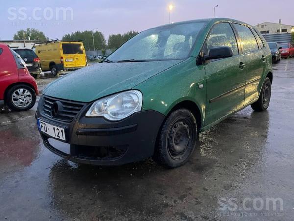 Green Volkswagen Polo 2004 in Riga, with an engine capacity of 1.90 L and mileage of 560 thousand km for 700 €, photo 1 on AUTOMOTO.COM.LV