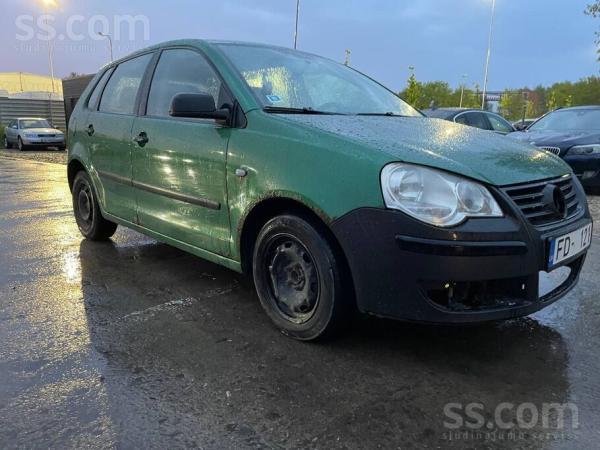 Green Volkswagen Polo 2004 in Riga, with an engine capacity of 1.90 L and mileage of 560 thousand km for 700 €, photo 2 on AUTOMOTO.COM.LV