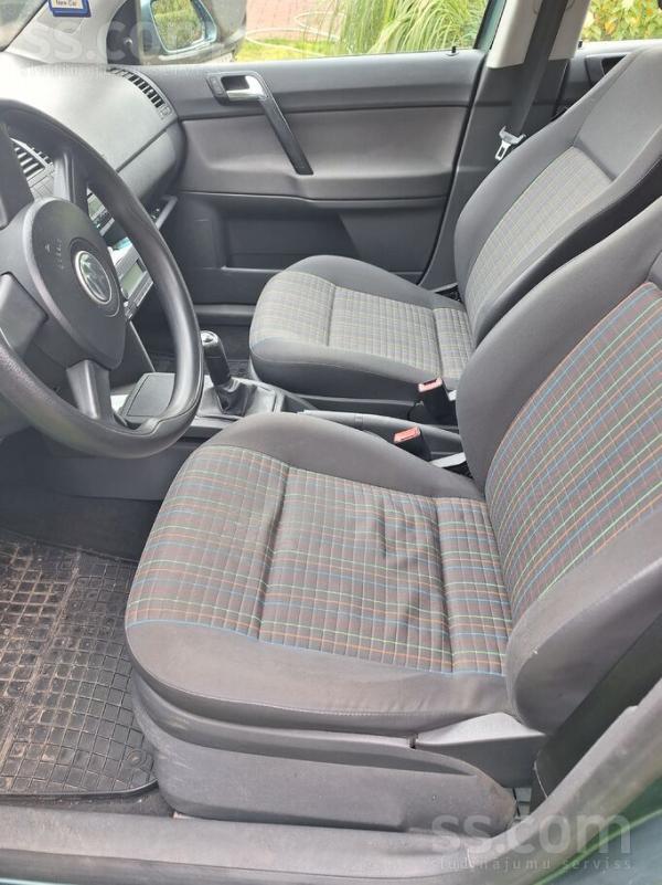 Zaļš Volkswagen Polo 2006 Rēzekne, ar dzinēja tilpumu 1.90 L un nobraukumu 241 tūkst. km par 1950 €, foto 7 vietnē AUTOMOTO.COM.LV
