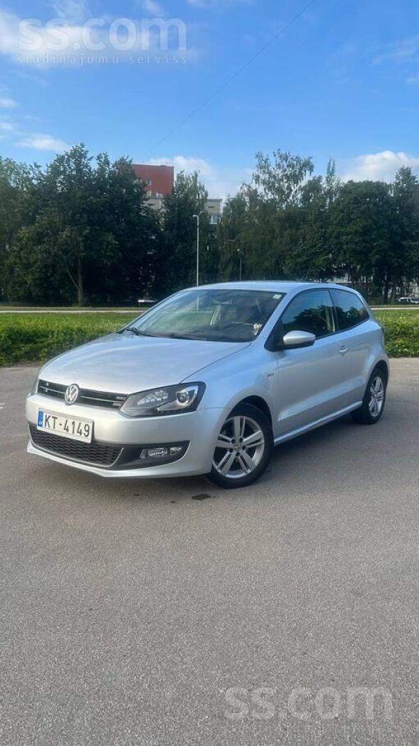Pelēks Volkswagen Polo 2014 Rīga, ar dzinēja tilpumu 1.60 L un nobraukumu 232 tūkst. km par 4500 €, foto 1 vietnē AUTOMOTO.COM.LV