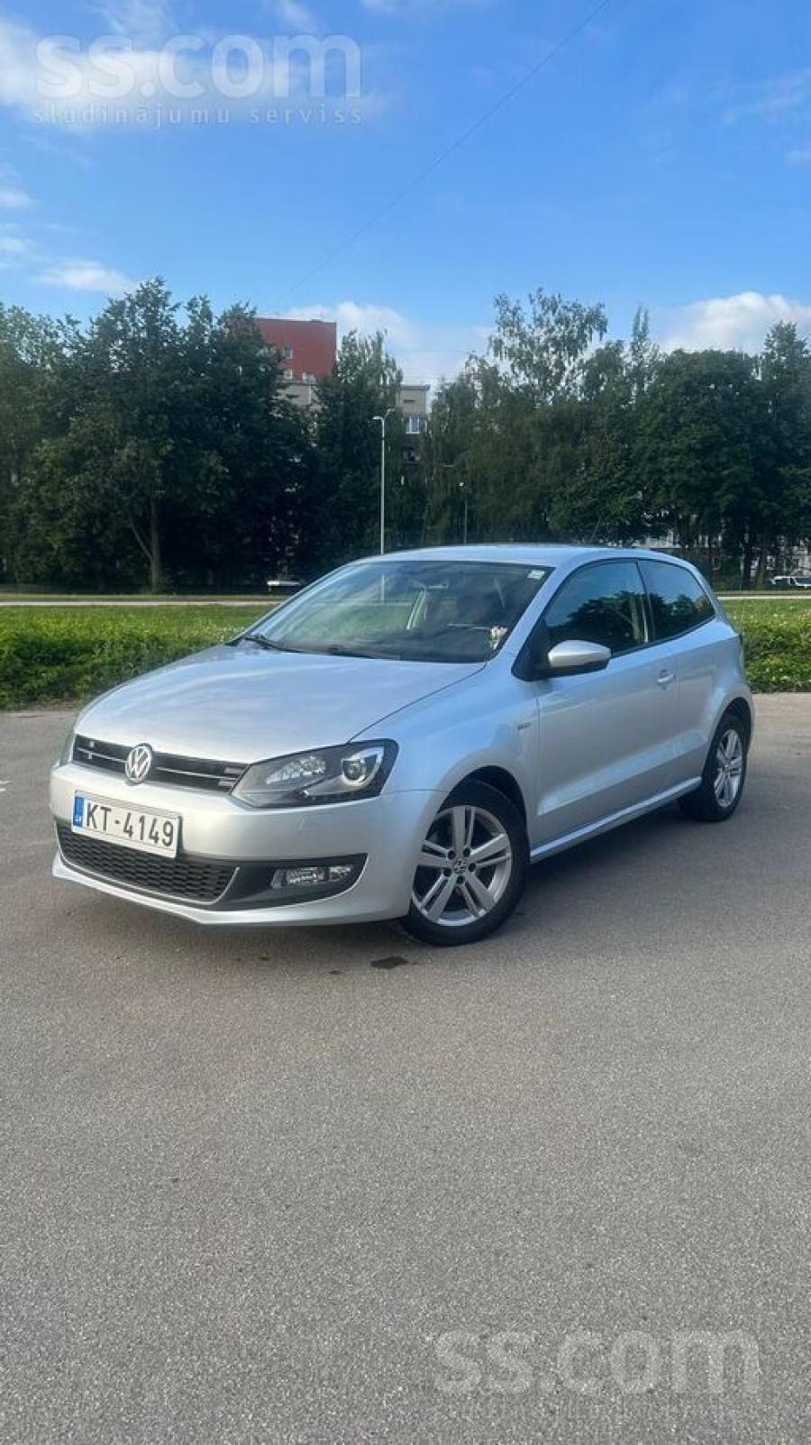 Grey Volkswagen Polo 2014 in Riga, with an engine capacity of 1.60 L and mileage of 232 thousand km for 4500 €, photo 1 on AUTOMOTO.COM.LV