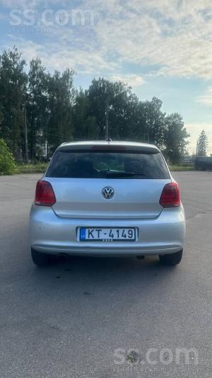 Grey Volkswagen Polo 2014 in Riga, with an engine capacity of 1.60 L and mileage of 232 thousand km for 4500 €, photo 5 on AUTOMOTO.COM.LV