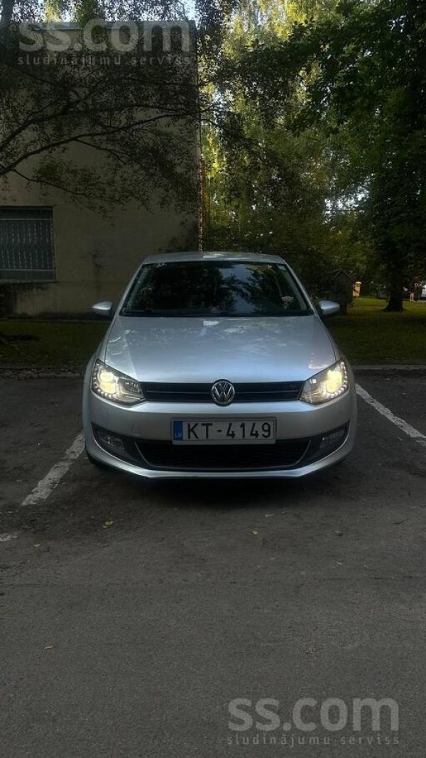 Pelēks Volkswagen Polo 2014 Rīga, ar dzinēja tilpumu 1.60 L un nobraukumu 232 tūkst. km par 4500 €, foto 5 vietnē AUTOMOTO.COM.LV