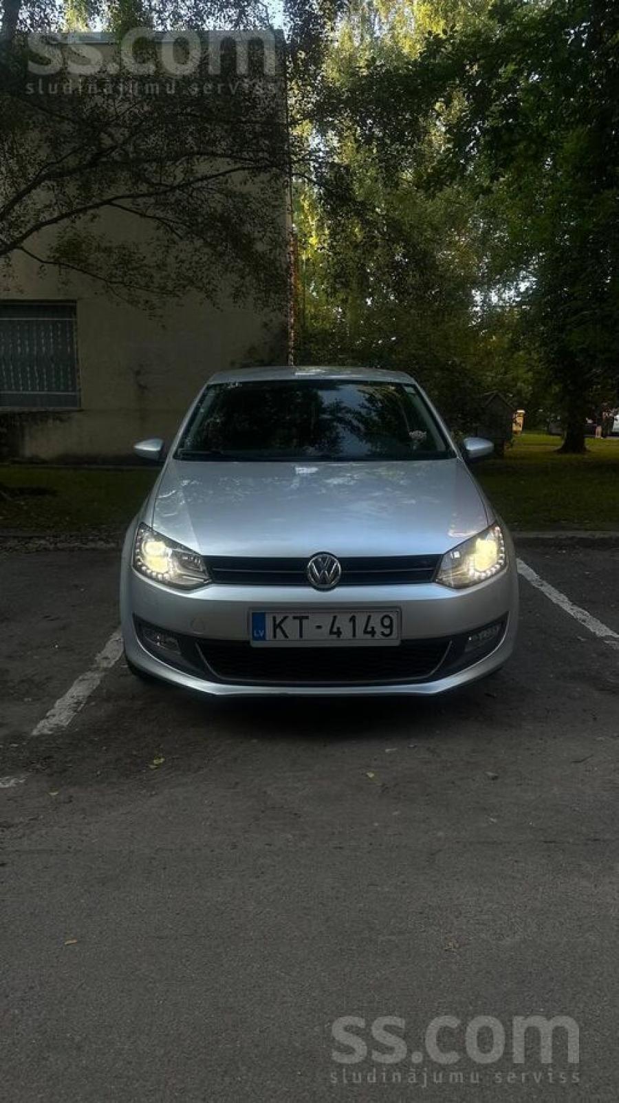 Grey Volkswagen Polo 2014 in Riga, with an engine capacity of 1.60 L and mileage of 232 thousand km for 4500 €, photo 6 on AUTOMOTO.COM.LV