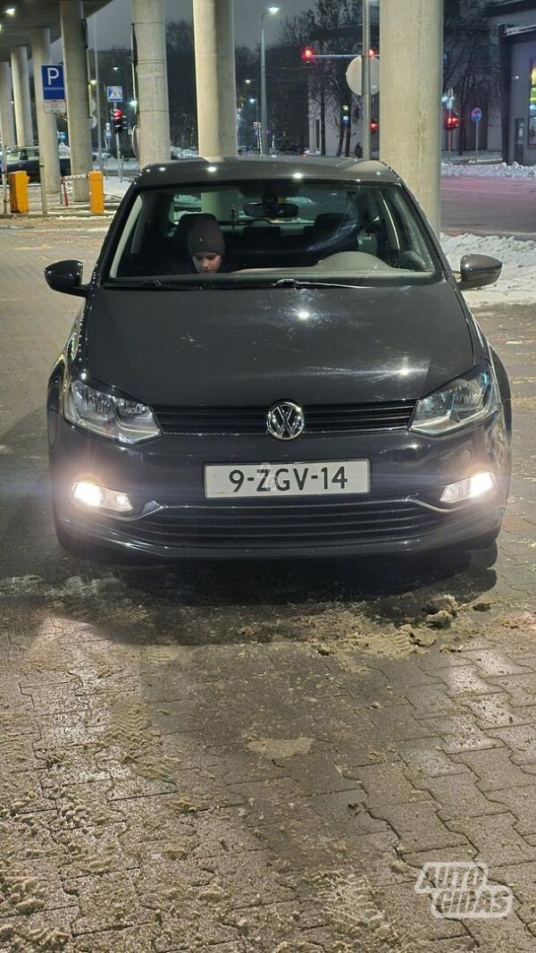 Grey Volkswagen Polo 2015 in Vilnius, with an engine capacity of 1.40 L and mileage of 297 thousand km for 5699 €, photo 3 on AUTOMOTO.COM.LV