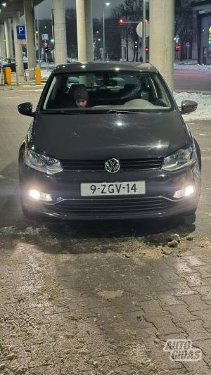 Grey Volkswagen Polo 2015 in Vilnius, with an engine capacity of 1.40 L and mileage of 297 thousand km for 5699 €, photo 3 on AUTOMOTO.COM.LV