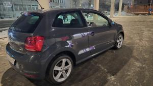 Grey Volkswagen Polo 2015 in Vilnius, with an engine capacity of 1.40 L and mileage of 297 thousand km for 5699 €, photo 5 on AUTOMOTO.COM.LV