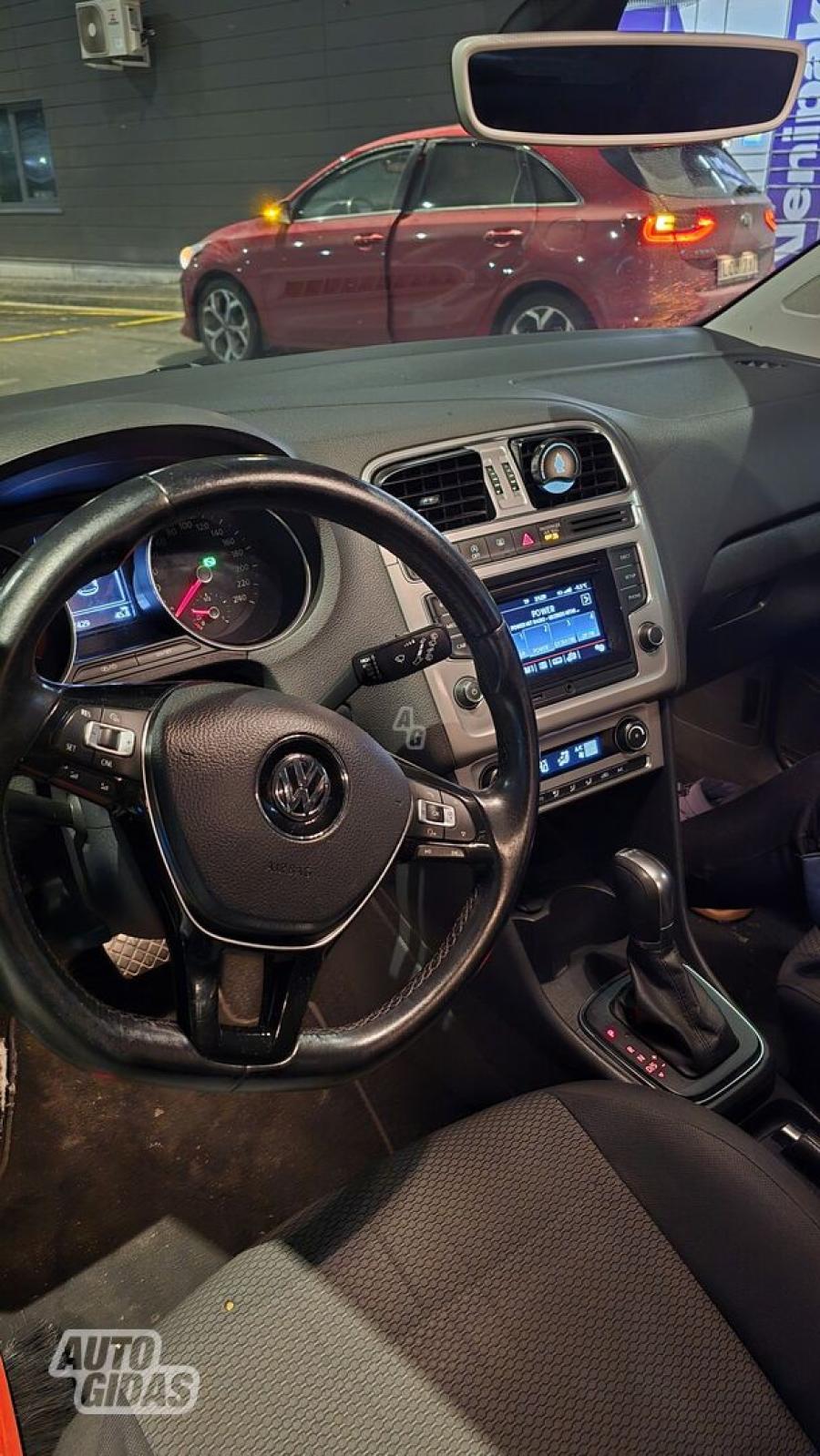 Grey Volkswagen Polo 2015 in Vilnius, with an engine capacity of 1.40 L and mileage of 297 thousand km for 5699 €, photo 12 on AUTOMOTO.COM.LV