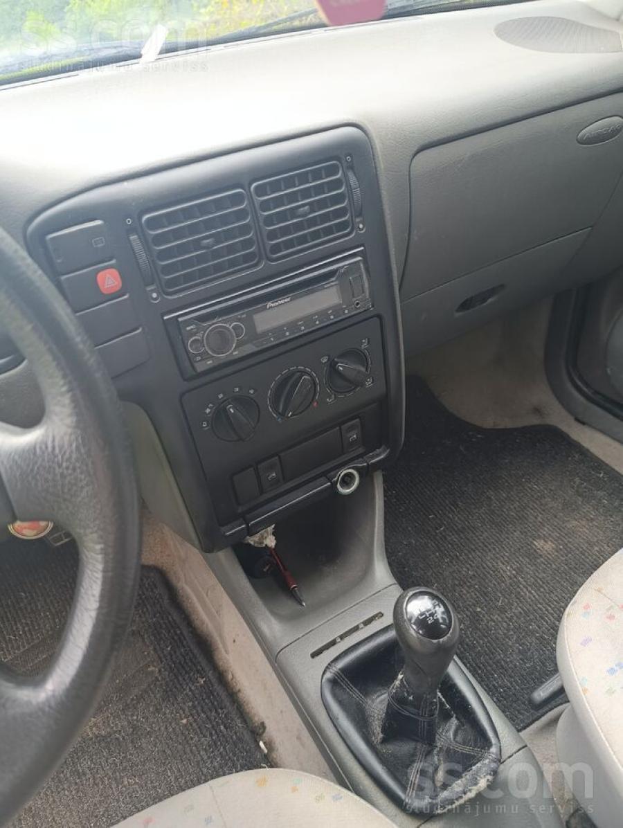 Grey Volkswagen Polo 1999 in Cesis, with an engine capacity of 1.40 L and mileage of 233 thousand km for 550 €, photo 5 on AUTOMOTO.COM.LV