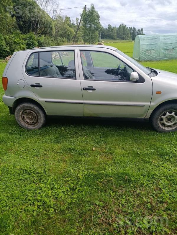 Grey Volkswagen Polo 1999 in Cesis, with an engine capacity of 1.40 L and mileage of 233 thousand km for 550 €, photo 7 on AUTOMOTO.COM.LV