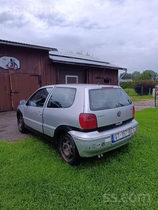 Pelēks Volkswagen Polo 2000 Rīga, ar dzinēja tilpumu 1.40 L un nobraukumu 450 tūkst. km par 350 €, foto 4 vietnē AUTOMOTO.COM.LV