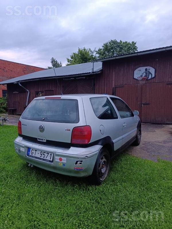 Pelēks Volkswagen Polo 2000 Rīga, ar dzinēja tilpumu 1.40 L un nobraukumu 450 tūkst. km par 350 €, foto 5 vietnē AUTOMOTO.COM.LV