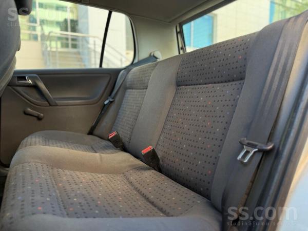 Pelēks Volkswagen Polo 2000 Rīga, ar dzinēja tilpumu 1.40 L un nobraukumu 0 tūkst. km par 2200 €, foto 3 vietnē AUTOMOTO.COM.LV