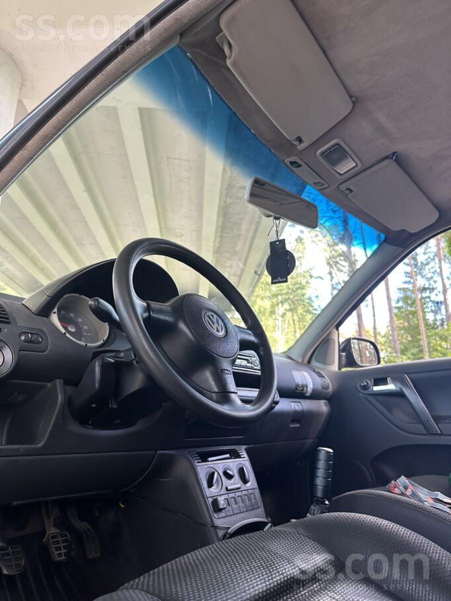 Grey Volkswagen Polo 2000 in Jurmala, with an engine capacity of 1.40 L and mileage of 338 thousand km for 750 €, photo 7 on AUTOMOTO.COM.LV
