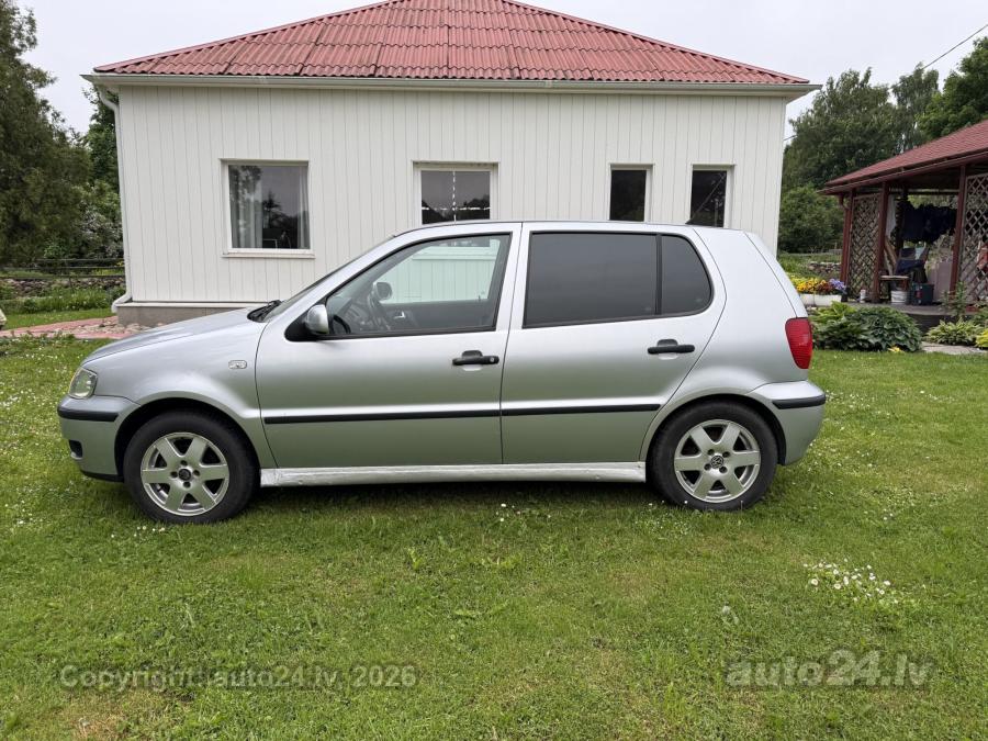 Grey Volkswagen Polo 2001 in Tallinn, with an engine capacity of 1.40 L and mileage of 197 thousand km for 900 €, photo 1 on AUTOMOTO.COM.LV