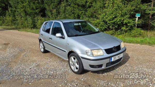 Pelēks Volkswagen Polo 2001 Tallina, ar dzinēja tilpumu 1.40 L un nobraukumu 150 tūkst. km par 1500 €, foto 4 vietnē AUTOMOTO.COM.LV