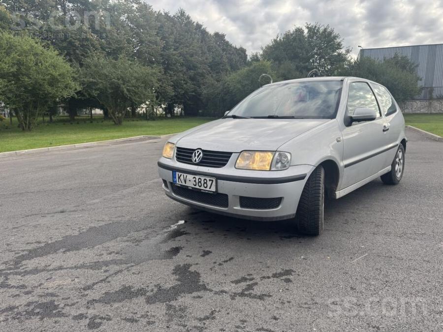 Pelēks Volkswagen Polo 2001 Liepāja, ar dzinēja tilpumu 1.40 L un nobraukumu 303 tūkst. km par 700 €, foto 5 vietnē AUTOMOTO.COM.LV