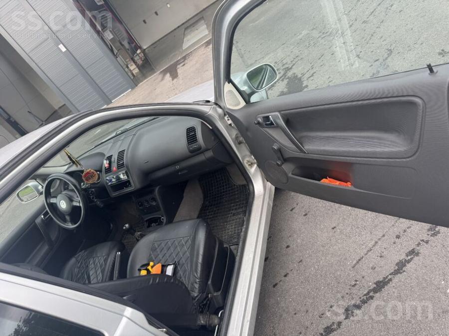 Pelēks Volkswagen Polo 2001 Liepāja, ar dzinēja tilpumu 1.40 L un nobraukumu 303 tūkst. km par 700 €, foto 6 vietnē AUTOMOTO.COM.LV