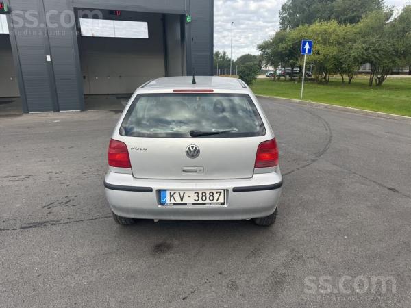 Pelēks Volkswagen Polo 2001 Liepāja, ar dzinēja tilpumu 1.40 L un nobraukumu 303 tūkst. km par 700 €, foto 7 vietnē AUTOMOTO.COM.LV