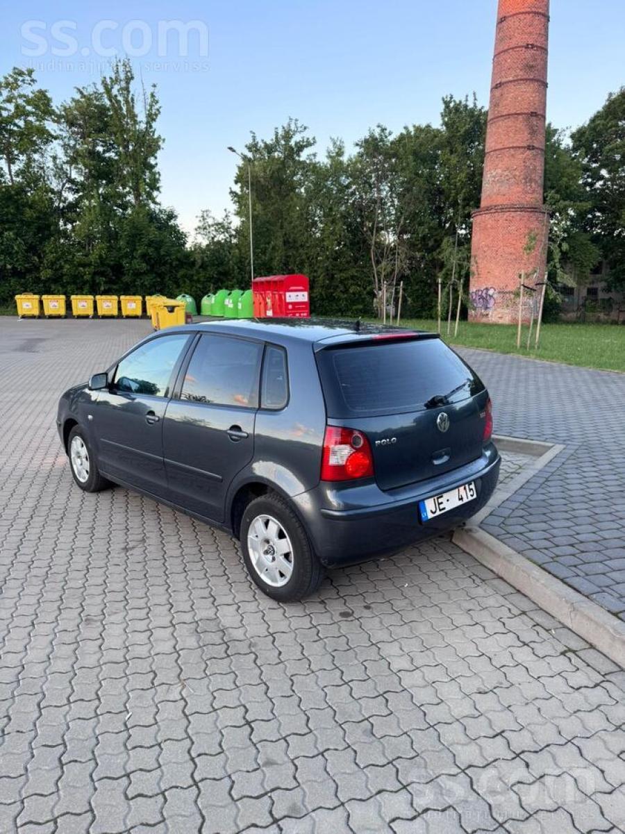 Grey Volkswagen Polo 2002 in Saldus, with an engine capacity of 1.90 L and mileage of 247 thousand km for 1555 €, photo 3 on AUTOMOTO.COM.LV