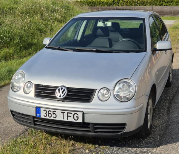 Grey Volkswagen Polo 2002 in Tallinn, with an engine capacity of 1.40 L and mileage of 316 thousand km for 990 €, photo 1 on AUTOMOTO.COM.LV