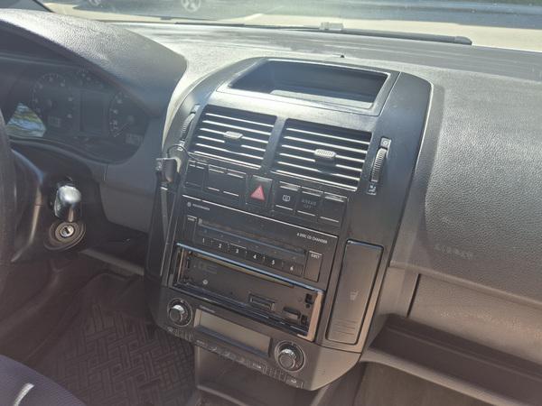 Grey Volkswagen Polo 2002 in Tallinn, with an engine capacity of 1.40 L and mileage of 316 thousand km for 990 €, photo 7 on AUTOMOTO.COM.LV