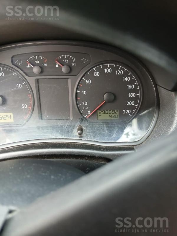 Grey Volkswagen Polo 2002 in Riga, with an engine capacity of 1.40 L and mileage of 291 thousand km for 700 €, photo 5 on AUTOMOTO.COM.LV