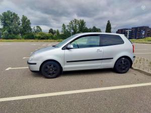 Grey Volkswagen Polo 2002 in Vilnius, with an engine capacity of 1.40 L and mileage of 205 thousand km for 950 €, photo 3 on AUTOMOTO.COM.LV