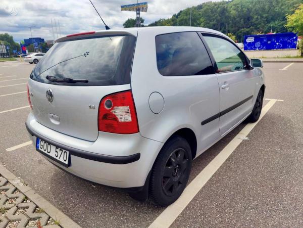 Grey Volkswagen Polo 2002 in Vilnius, with an engine capacity of 1.40 L and mileage of 205 thousand km for 950 €, photo 4 on AUTOMOTO.COM.LV