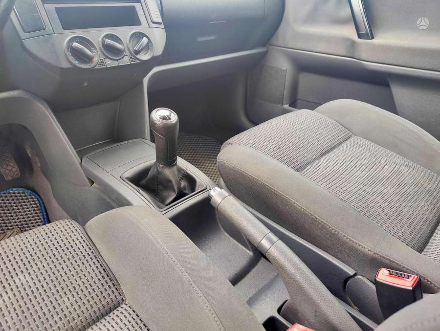 Grey Volkswagen Polo 2002 in Vilnius, with an engine capacity of 1.40 L and mileage of 205 thousand km for 950 €, photo 12 on AUTOMOTO.COM.LV