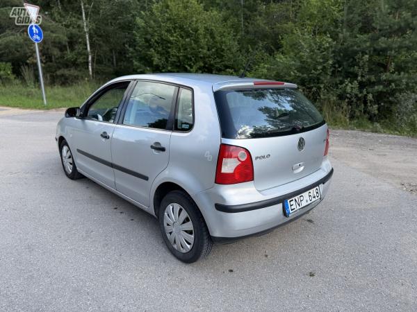 Grey Volkswagen Polo 2002 in Ukmerge, with an engine capacity of 1.40 L and mileage of 341 thousand km for 800 €, photo 3 on AUTOMOTO.COM.LV