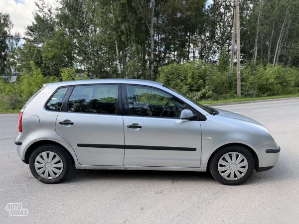 Grey Volkswagen Polo 2002 in Ukmerge, with an engine capacity of 1.40 L and mileage of 341 thousand km for 800 €, photo 6 on AUTOMOTO.COM.LV