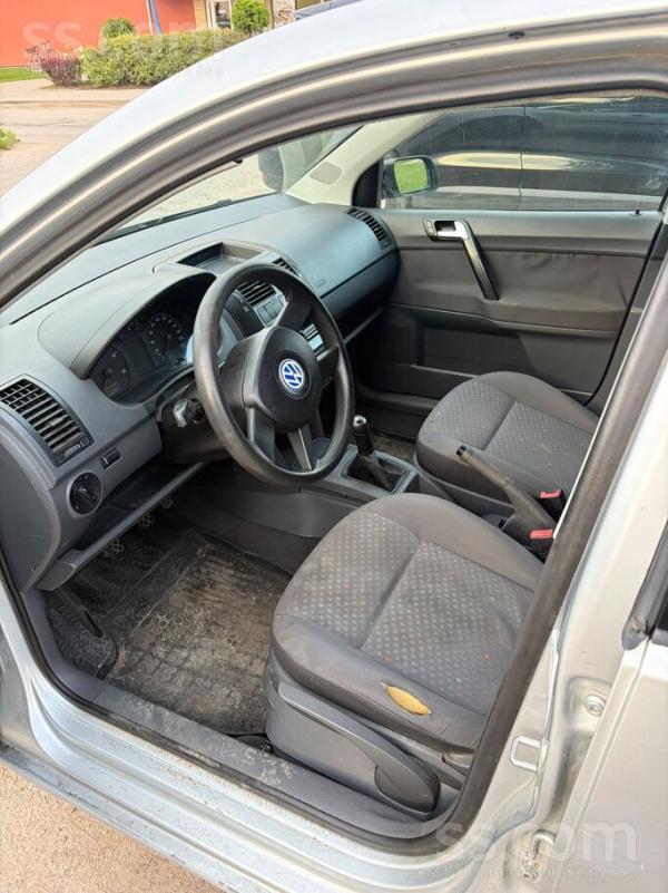 Pelēks Volkswagen Polo 2002 Jēkabpils, ar dzinēja tilpumu 1.90 L un nobraukumu 29 tūkst. km par 1000 €, foto 5 vietnē AUTOMOTO.COM.LV