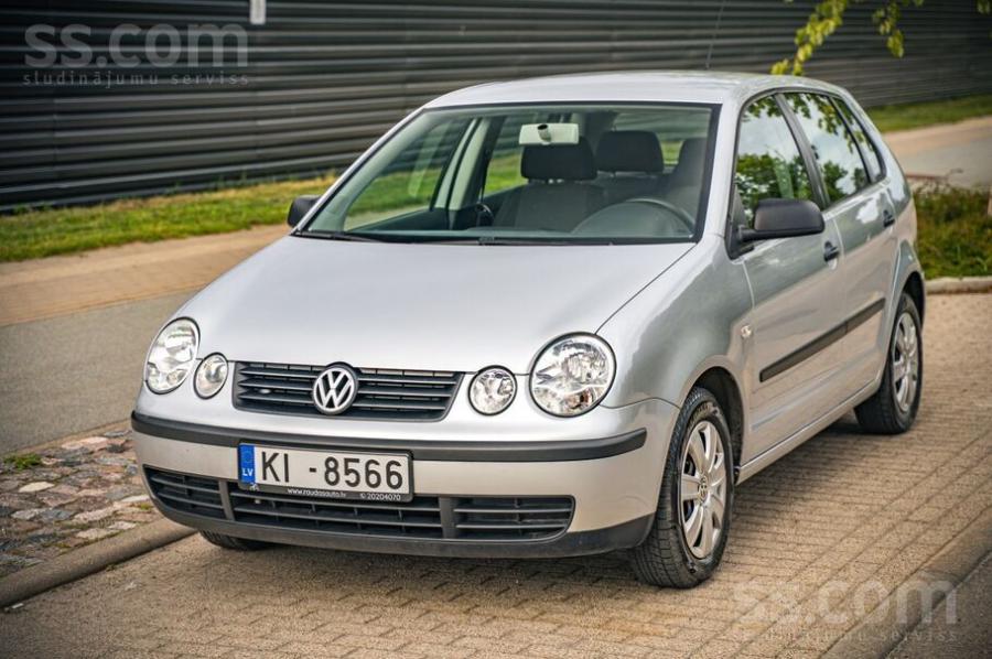 Grey Volkswagen Polo 2002 in Riga, with an engine capacity of 1.20 L and mileage of 142 thousand km for 990 €, photo 1 on AUTOMOTO.COM.LV