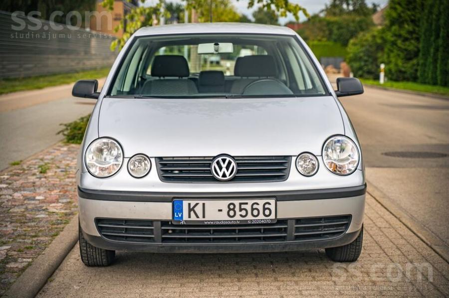 Grey Volkswagen Polo 2002 in Riga, with an engine capacity of 1.20 L and mileage of 142 thousand km for 990 €, photo 3 on AUTOMOTO.COM.LV