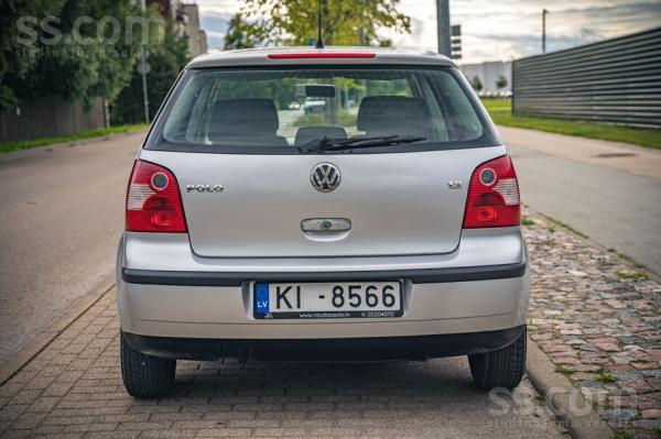 Grey Volkswagen Polo 2002 in Riga, with an engine capacity of 1.20 L and mileage of 142 thousand km for 990 €, photo 5 on AUTOMOTO.COM.LV