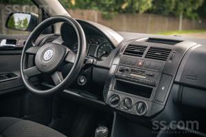 Grey Volkswagen Polo 2002 in Riga, with an engine capacity of 1.20 L and mileage of 142 thousand km for 990 €, photo 8 on AUTOMOTO.COM.LV