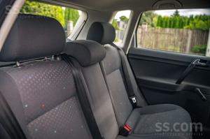 Grey Volkswagen Polo 2002 in Riga, with an engine capacity of 1.20 L and mileage of 142 thousand km for 990 €, photo 9 on AUTOMOTO.COM.LV