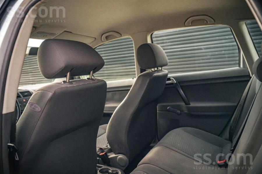 Grey Volkswagen Polo 2002 in Riga, with an engine capacity of 1.20 L and mileage of 142 thousand km for 990 €, photo 13 on AUTOMOTO.COM.LV