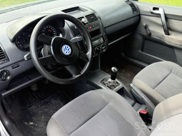 Grey Volkswagen Polo 2002 in Ventspils, with an engine capacity of 1.40 L and mileage of 208 thousand km for 850 €, photo 6 on AUTOMOTO.COM.LV