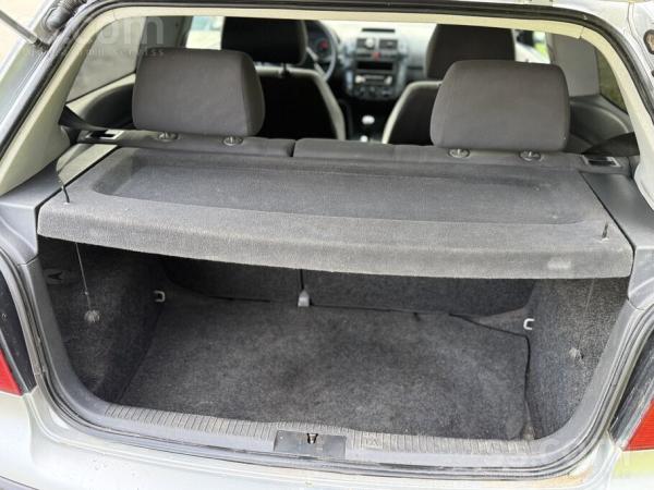 Grey Volkswagen Polo 2002 in Ventspils, with an engine capacity of 1.40 L and mileage of 208 thousand km for 850 €, photo 9 on AUTOMOTO.COM.LV