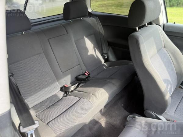 Grey Volkswagen Polo 2002 in Ventspils, with an engine capacity of 1.40 L and mileage of 208 thousand km for 850 €, photo 10 on AUTOMOTO.COM.LV