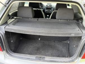 Pelēks Volkswagen Polo 2002 Kuldīga, ar dzinēja tilpumu 1.40 L un nobraukumu 208 tūkst. km par 750 €, foto 9 vietnē AUTOMOTO.COM.LV