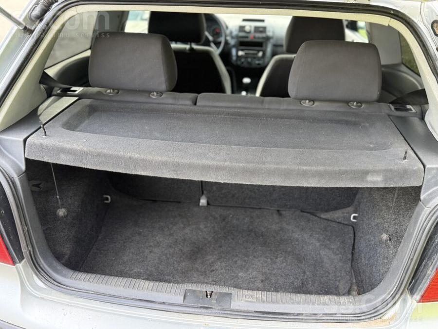 Pelēks Volkswagen Polo 2002 Kuldīga, ar dzinēja tilpumu 1.40 L un nobraukumu 208 tūkst. km par 750 €, foto 9 vietnē AUTOMOTO.COM.LV