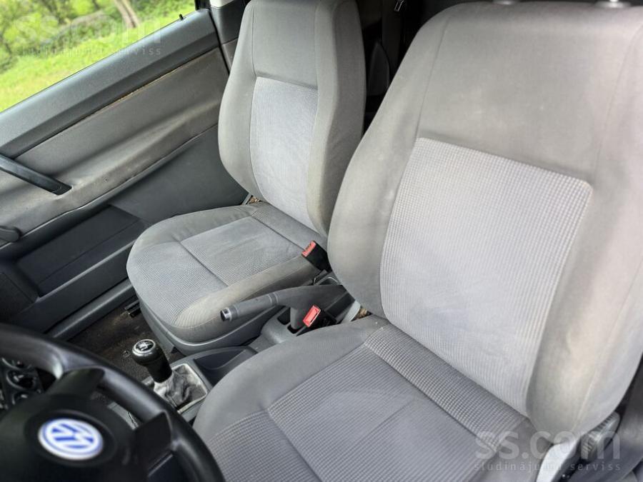 Pelēks Volkswagen Polo 2002 Kuldīga, ar dzinēja tilpumu 1.40 L un nobraukumu 208 tūkst. km par 750 €, foto 13 vietnē AUTOMOTO.COM.LV