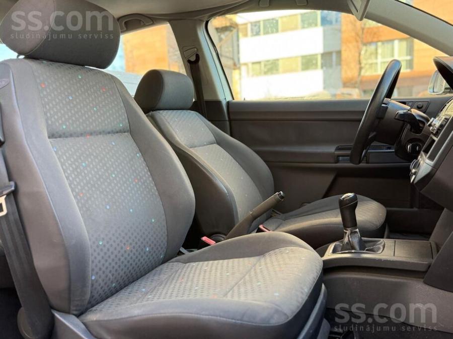 Grey Volkswagen Polo 2003 in Riga, with an engine capacity of 1.20 L and mileage of 0 thousand km for 1800 €, photo 6 on AUTOMOTO.COM.LV