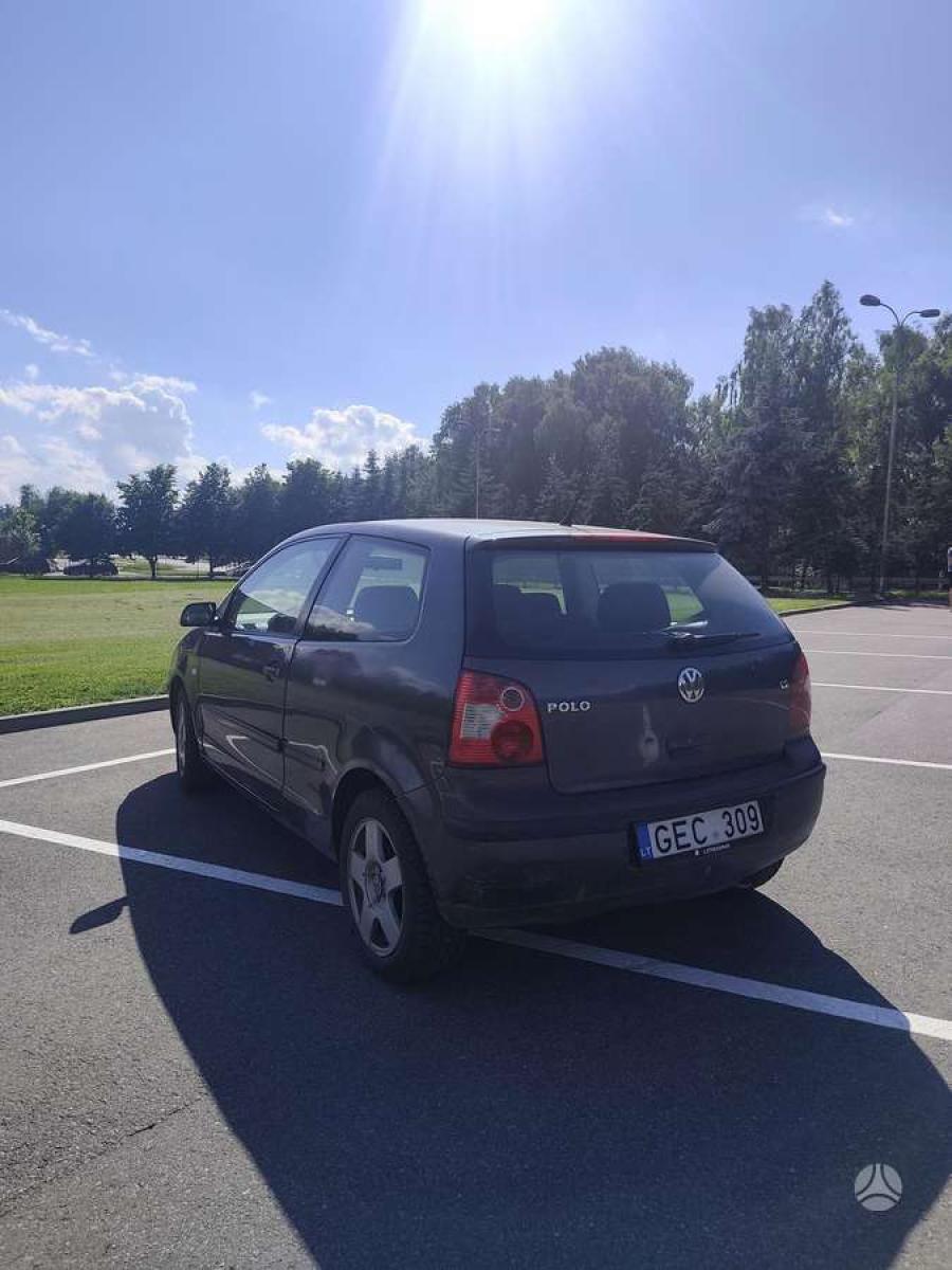 Grey Volkswagen Polo 2003 in Kaunas, with an engine capacity of 1.20 L and mileage of 246 thousand km for 550 €, photo 5 on AUTOMOTO.COM.LV
