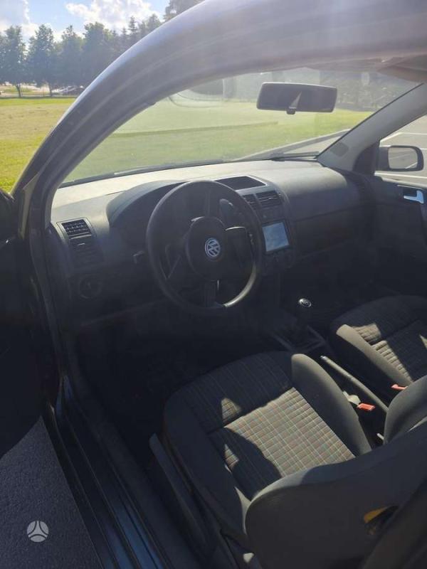 Pelēks Volkswagen Polo 2003 Kauņa, ar dzinēja tilpumu 1.20 L un nobraukumu 246 tūkst. km par 550 €, foto 5 vietnē AUTOMOTO.COM.LV
