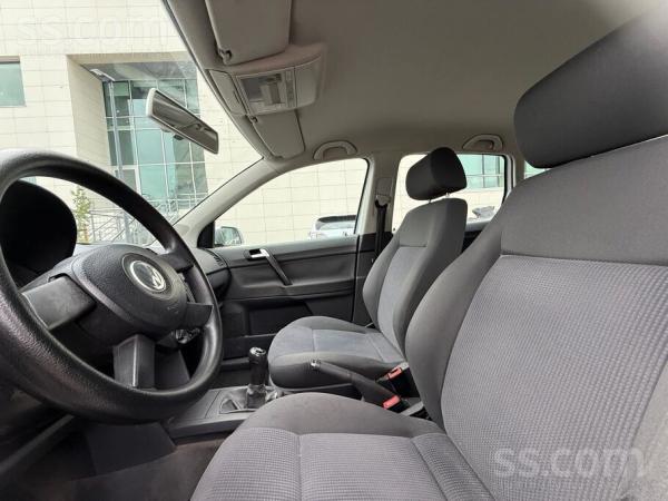 Pelēks Volkswagen Polo 2003 Rīga, ar dzinēja tilpumu 1.40 L un nobraukumu 0 tūkst. km par 1200 €, foto 2 vietnē AUTOMOTO.COM.LV